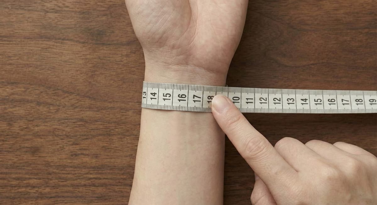 Watch Size Guide: Find the Perfect Fit for Your Wrist | WatchFitTool